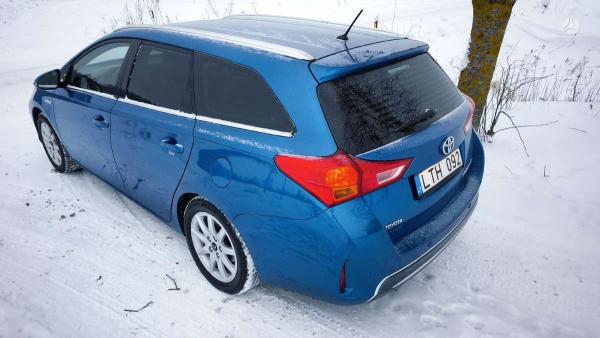 Zils Toyota Auris 2014 Kauņa, ar dzinēja tilpumu 1.80 L un nobraukumu 199 tūkst. km par 9200 €, foto 3 vietnē AUTOMOTO.COM.LV