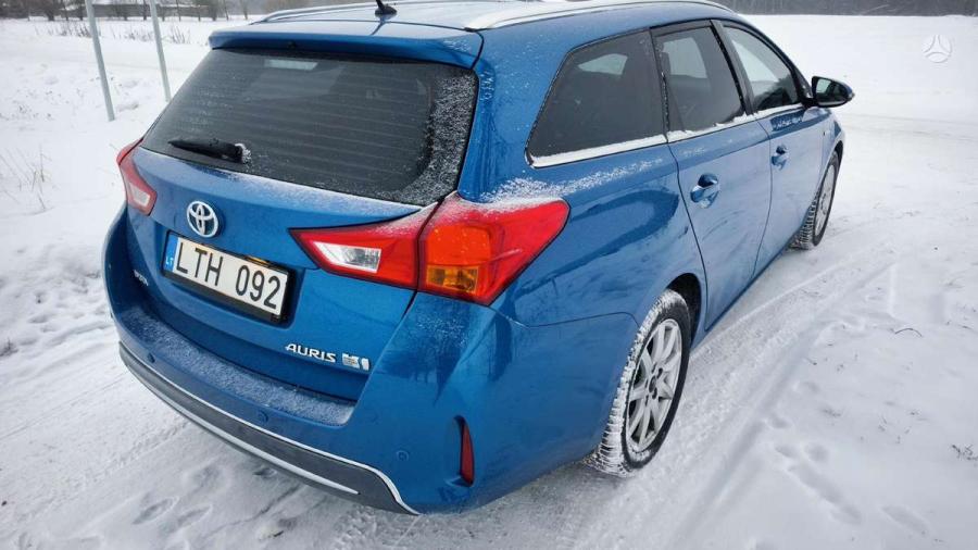 Zils Toyota Auris 2014 Kauņa, ar dzinēja tilpumu 1.80 L un nobraukumu 199 tūkst. km par 9200 €, foto 4 vietnē AUTOMOTO.COM.LV