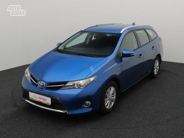 Blue Toyota Auris 2014 in Vilnius, with an engine capacity of 1.80 L and mileage of 230 thousand km for 9499 €, photo 1 on AUTOMOTO.COM.LV