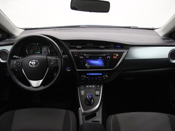 Blue Toyota Auris 2014 in Vilnius, with an engine capacity of 1.80 L and mileage of 230 thousand km for 9499 €, photo 2 on AUTOMOTO.COM.LV