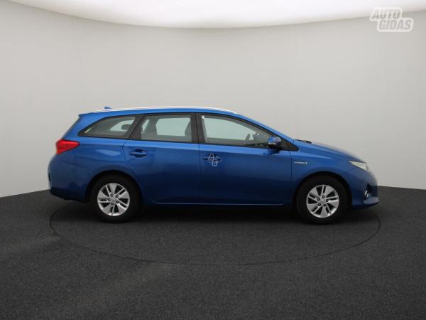 Blue Toyota Auris 2014 in Vilnius, with an engine capacity of 1.80 L and mileage of 230 thousand km for 9499 €, photo 9 on AUTOMOTO.COM.LV