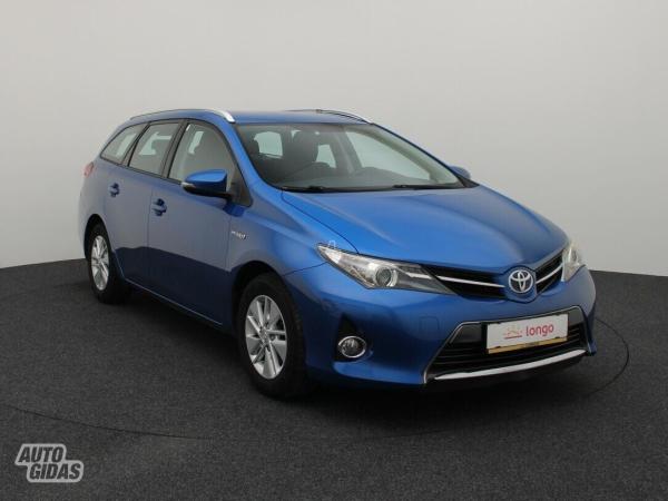 Blue Toyota Auris 2014 in Vilnius, with an engine capacity of 1.80 L and mileage of 230 thousand km for 9499 €, photo 10 on AUTOMOTO.COM.LV