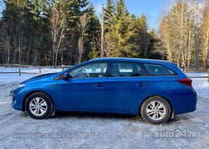 Blue Toyota Auris 2014 in Tallinn, with an engine capacity of 1.80 L and mileage of 174 thousand km for 9500 €, photo 2 on AUTOMOTO.COM.LV