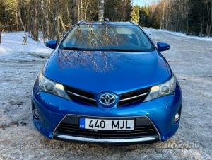 Blue Toyota Auris 2014 in Tallinn, with an engine capacity of 1.80 L and mileage of 174 thousand km for 9500 €, photo 7 on AUTOMOTO.COM.LV