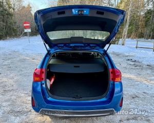 Blue Toyota Auris 2014 in Tallinn, with an engine capacity of 1.80 L and mileage of 174 thousand km for 9500 €, photo 9 on AUTOMOTO.COM.LV
