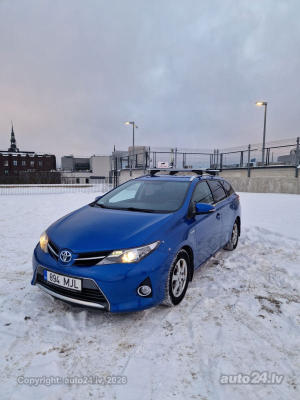 Blue Toyota Auris 2014 in Tallinn, with an engine capacity of 1.80 L and mileage of 195 thousand km for 8900 €, photo 2 on AUTOMOTO.COM.LV