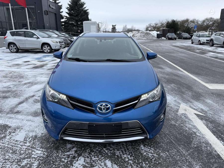 Zils Toyota Auris 2014 Viļņa, ar dzinēja tilpumu 1.80 L un nobraukumu 249 tūkst. km par 7950 €, foto 2 vietnē AUTOMOTO.COM.LV