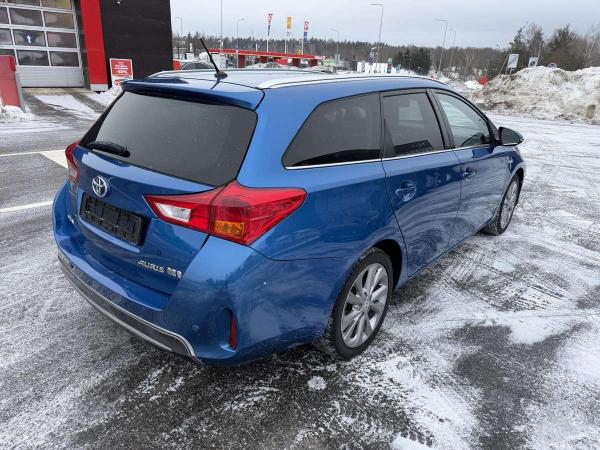 Zils Toyota Auris 2014 Viļņa, ar dzinēja tilpumu 1.80 L un nobraukumu 249 tūkst. km par 7950 €, foto 6 vietnē AUTOMOTO.COM.LV