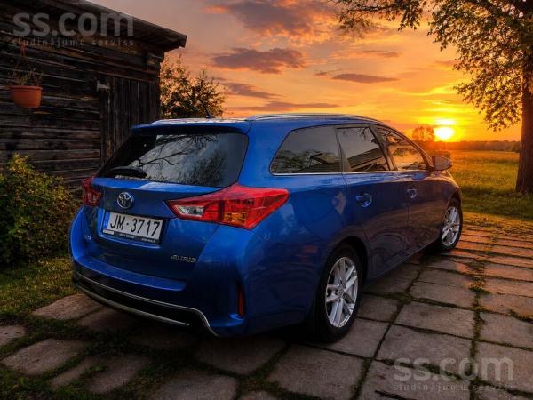 Zils Toyota Auris 2014 Rīga, ar dzinēja tilpumu 1.60 L un nobraukumu 154 tūkst. km par 7500 €, foto 2 vietnē AUTOMOTO.COM.LV