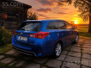 Zils Toyota Auris 2014 Rīga, ar dzinēja tilpumu 1.60 L un nobraukumu 154 tūkst. km par 7500 €, foto 3 vietnē AUTOMOTO.COM.LV