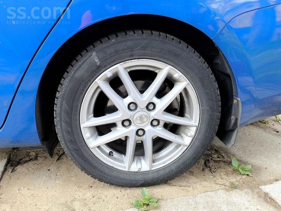 Zils Toyota Auris 2014 Rīga, ar dzinēja tilpumu 1.60 L un nobraukumu 154 tūkst. km par 7500 €, foto 4 vietnē AUTOMOTO.COM.LV