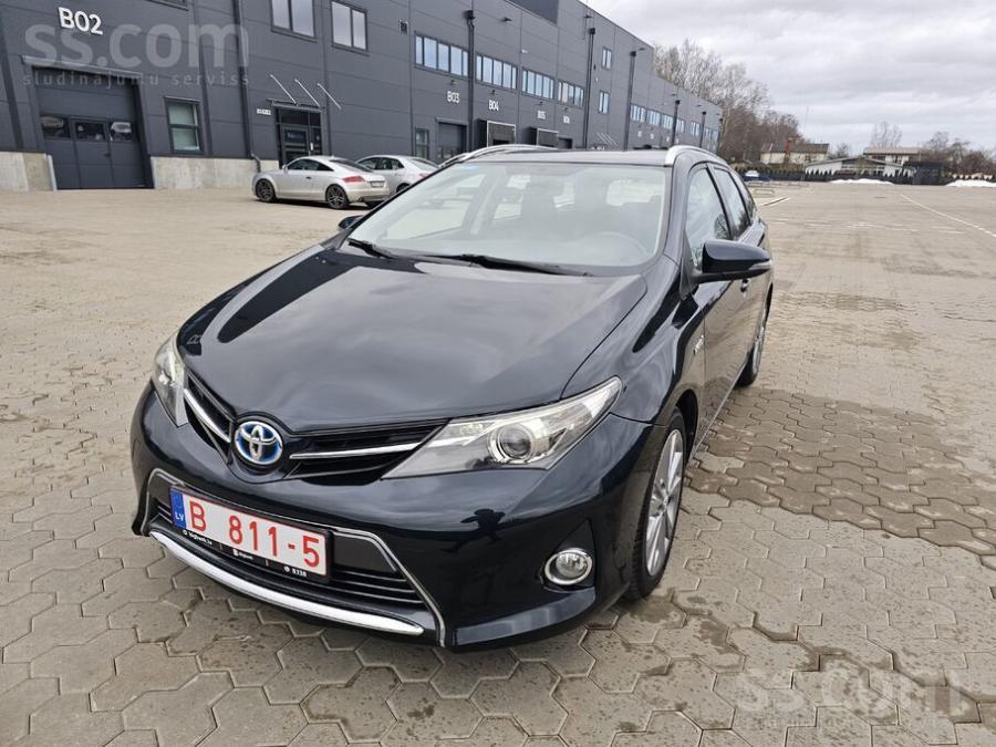 Zils Toyota Auris 2014 Rīga, ar dzinēja tilpumu 1.80 L un nobraukumu 285 tūkst. km par 5990 €, foto 1 vietnē AUTOMOTO.COM.LV