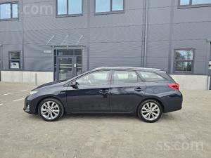 Zils Toyota Auris 2014 Rīga, ar dzinēja tilpumu 1.80 L un nobraukumu 285 tūkst. km par 5990 €, foto 4 vietnē AUTOMOTO.COM.LV
