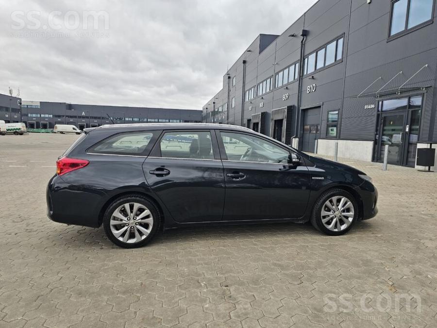 Zils Toyota Auris 2014 Rīga, ar dzinēja tilpumu 1.80 L un nobraukumu 285 tūkst. km par 5990 €, foto 8 vietnē AUTOMOTO.COM.LV
