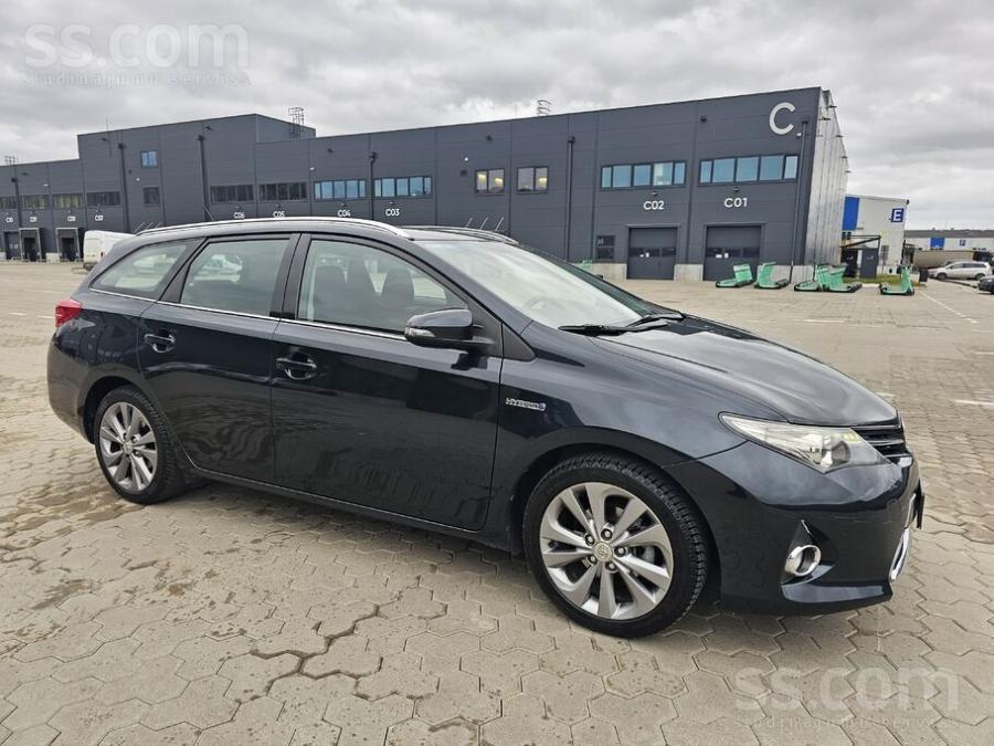 Zils Toyota Auris 2014 Rīga, ar dzinēja tilpumu 1.80 L un nobraukumu 285 tūkst. km par 5990 €, foto 9 vietnē AUTOMOTO.COM.LV