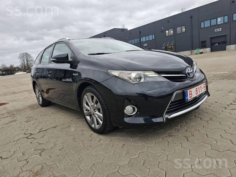 Zils Toyota Auris 2014 Rīga, ar dzinēja tilpumu 1.80 L un nobraukumu 285 tūkst. km par 5990 €, foto 10 vietnē AUTOMOTO.COM.LV