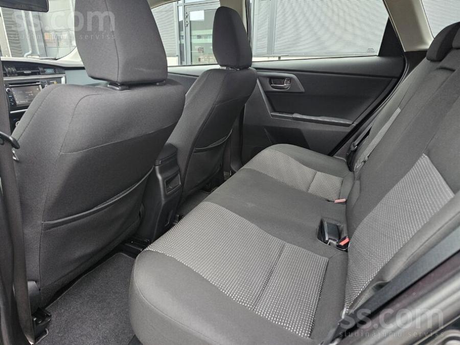 Zils Toyota Auris 2014 Rīga, ar dzinēja tilpumu 1.80 L un nobraukumu 285 tūkst. km par 5990 €, foto 19 vietnē AUTOMOTO.COM.LV