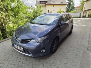 Blue Toyota Auris 2014 in Vilnius, with an engine capacity of 1.80 L and mileage of 248 thousand km for 7700 €, photo 5 on AUTOMOTO.COM.LV
