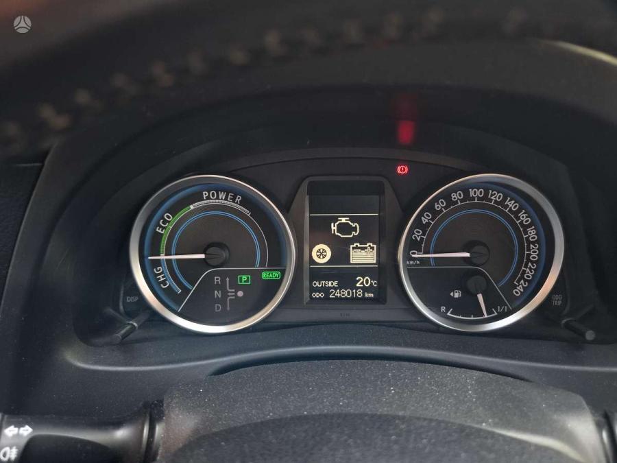 Blue Toyota Auris 2014 in Vilnius, with an engine capacity of 1.80 L and mileage of 248 thousand km for 7700 €, photo 6 on AUTOMOTO.COM.LV