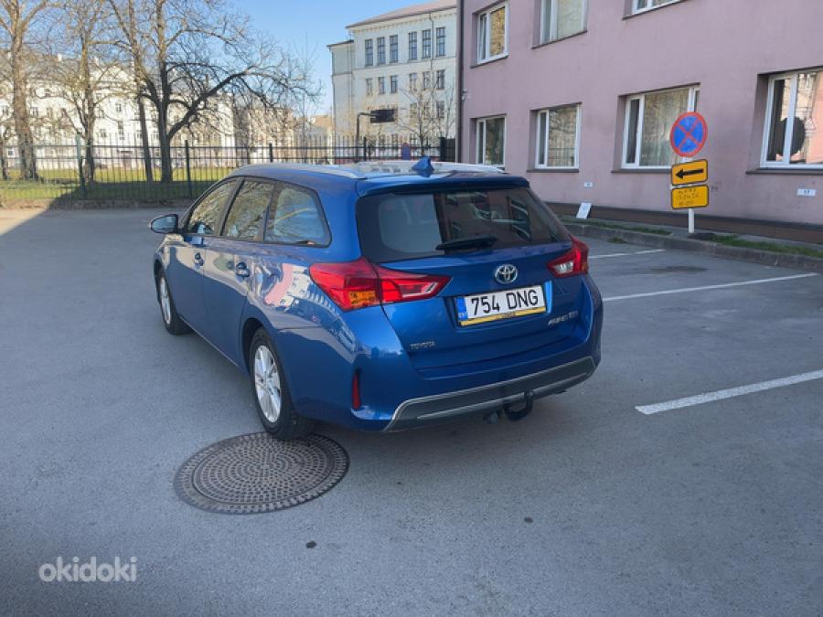Zils Toyota Auris 2014 Tallina, ar dzinēja tilpumu 0.00 L un nobraukumu 230 tūkst. km par 13000 €, foto 5 vietnē AUTOMOTO.COM.LV