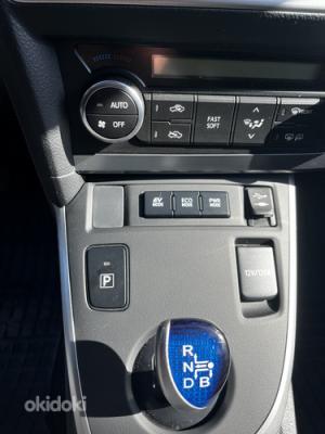 Zils Toyota Auris 2014 Tallina, ar dzinēja tilpumu 0.00 L un nobraukumu 230 tūkst. km par 13000 €, foto 9 vietnē AUTOMOTO.COM.LV