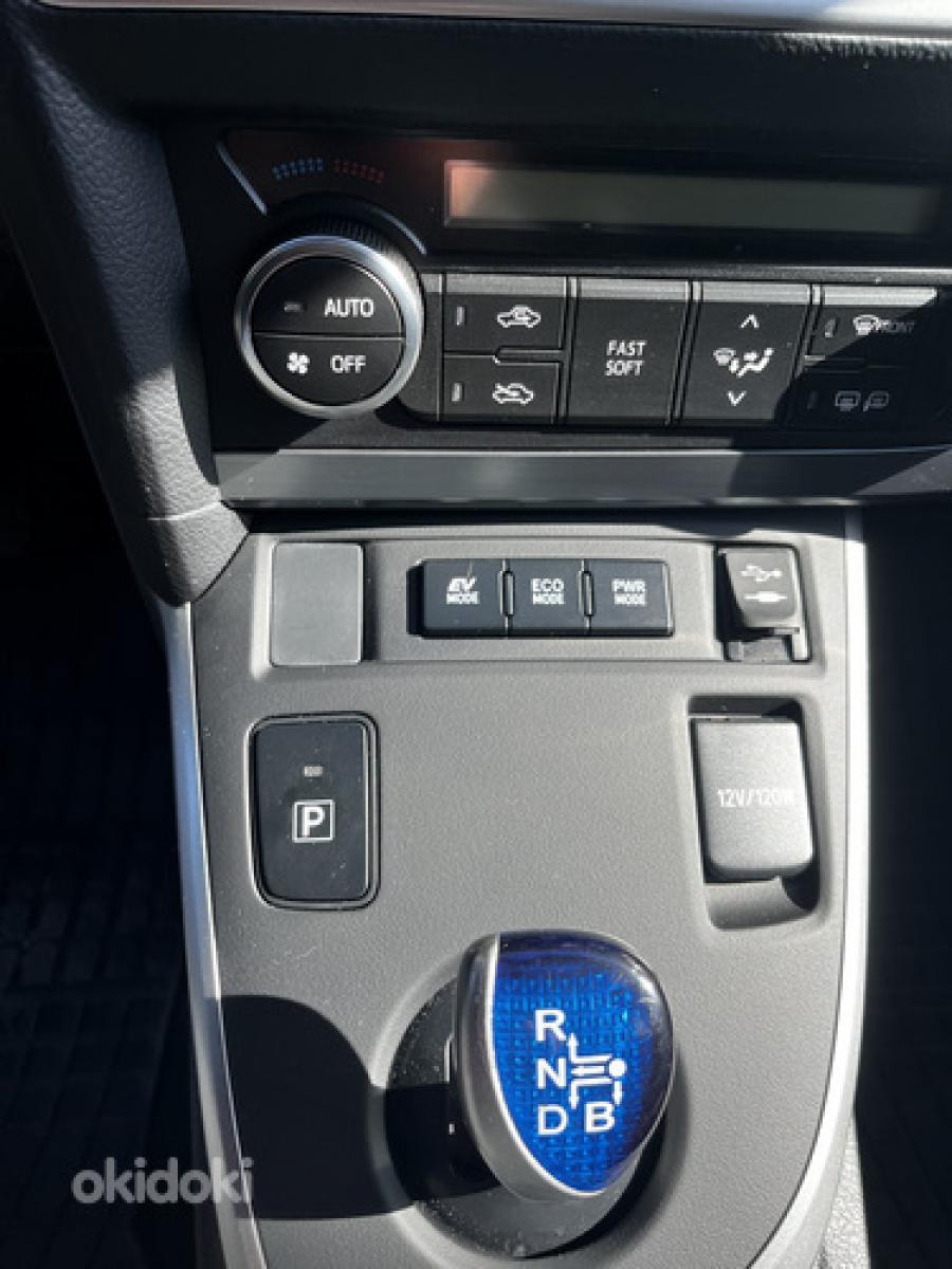 Zils Toyota Auris 2014 Tallina, ar dzinēja tilpumu 0.00 L un nobraukumu 230 tūkst. km par 13000 €, foto 9 vietnē AUTOMOTO.COM.LV