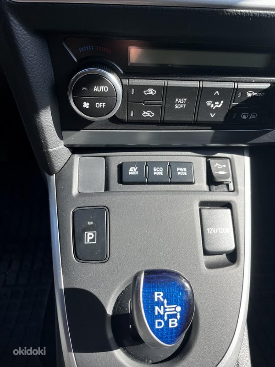 Zils Toyota Auris 2014 Tallina, ar dzinēja tilpumu 0.00 L un nobraukumu 230 tūkst. km par 13000 €, foto 19 vietnē AUTOMOTO.COM.LV