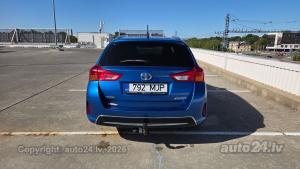 Blue Toyota Auris 2014 in Tallinn, with an engine capacity of 1.60 L and mileage of 234 thousand km for 5990 €, photo 7 on AUTOMOTO.COM.LV