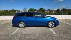 Blue Toyota Auris 2014 in Tallinn, with an engine capacity of 1.60 L and mileage of 234 thousand km for 5990 €, photo 9 on AUTOMOTO.COM.LV