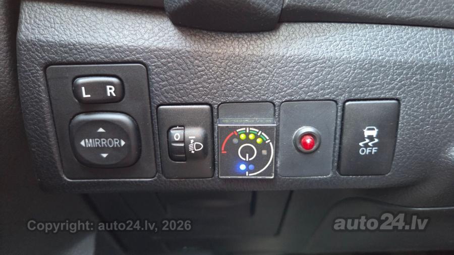 Blue Toyota Auris 2014 in Tallinn, with an engine capacity of 1.60 L and mileage of 234 thousand km for 5990 €, photo 15 on AUTOMOTO.COM.LV