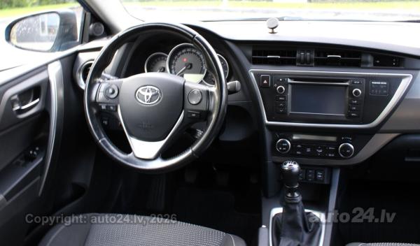 Toyota Auris 2014 in Rapla on AUTOMOTO.COM.LV Blue Toyota Auris 2014 in Rapla, with an engine capacity of 1.60 L and mileage of 235 thousand km for 6590 €, photo 10 on AUTOMOTO.COM.LV