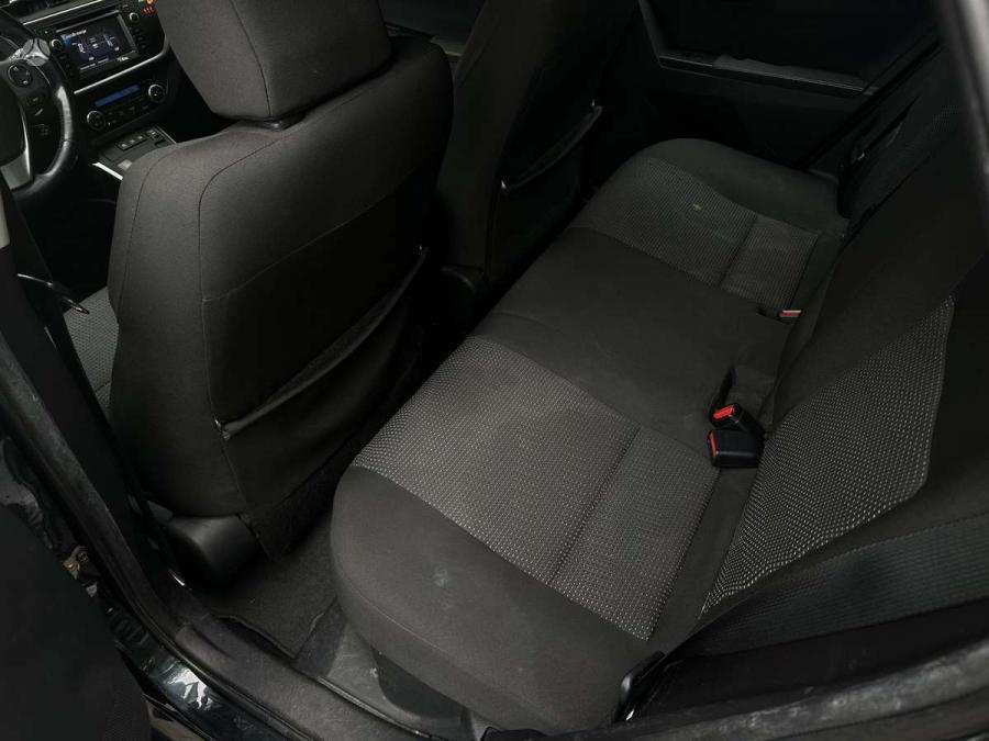 Blue Toyota Auris 2014 in Vilnius, with an engine capacity of 1.80 L and mileage of 192 thousand km for 5300 €, photo 9 on AUTOMOTO.COM.LV