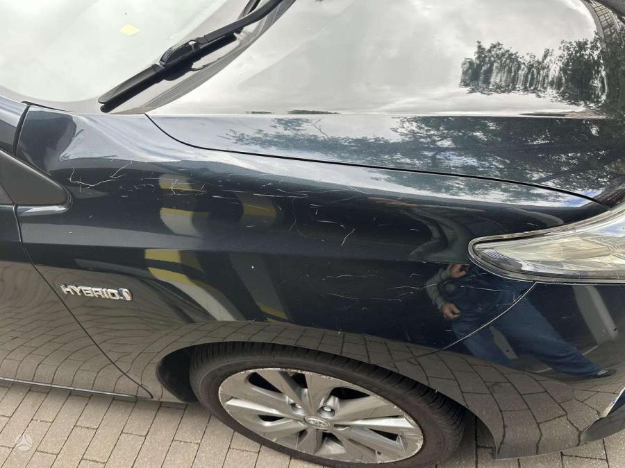 Blue Toyota Auris 2014 in Vilnius, with an engine capacity of 1.80 L and mileage of 192 thousand km for 5300 €, photo 12 on AUTOMOTO.COM.LV