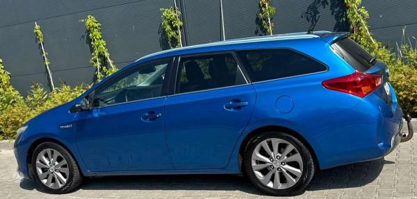 Toyota Auris 2014 Viļņa vietnē Zils Toyota Auris 2014 Viļņa, ar dzinēja tilpumu 1.80 L un nobraukumu 250 tūkst. km par 9999 €, foto 1 vietnē AUTOMOTO.COM.LV