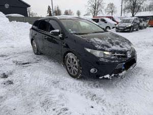 Blue Toyota Auris 2015 in Taurage, with an engine capacity of 1.80 L and mileage of 267 thousand km for 4950 €, photo 3 on AUTOMOTO.COM.LV
