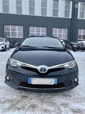 Blue Toyota Auris 2015 in Taurage, with an engine capacity of 1.60 L and mileage of 200 thousand km for 7300 €, photo 2 on AUTOMOTO.COM.LV