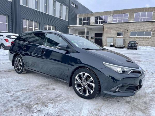 Zils Toyota Auris 2015 Tauragė, ar dzinēja tilpumu 1.60 L un nobraukumu 200 tūkst. km par 7300 €, foto 3 vietnē AUTOMOTO.COM.LV
