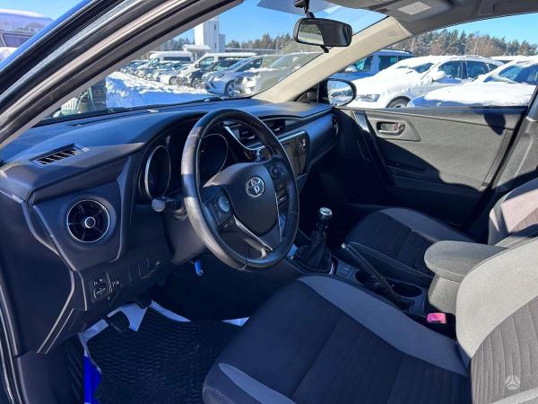 Zils Toyota Auris 2015 Utena, ar dzinēja tilpumu 1.60 L un nobraukumu 283 tūkst. km par 6850 €, foto 9 vietnē AUTOMOTO.COM.LV