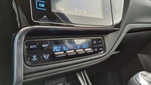 Blue Toyota Auris 2015 in Riga, with an engine capacity of 1.60 L and mileage of 257 thousand km for 7990 €, photo 14 on AUTOMOTO.COM.LV
