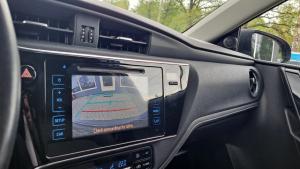 Blue Toyota Auris 2015 in Riga, with an engine capacity of 1.60 L and mileage of 257 thousand km for 7990 €, photo 17 on AUTOMOTO.COM.LV