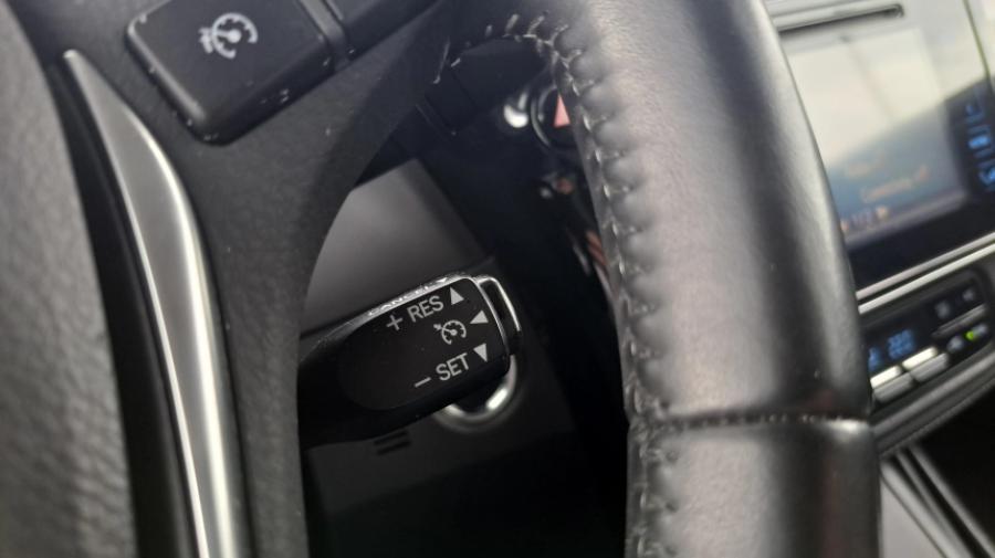 Blue Toyota Auris 2015 in Riga, with an engine capacity of 1.60 L and mileage of 257 thousand km for 7990 €, photo 27 on AUTOMOTO.COM.LV