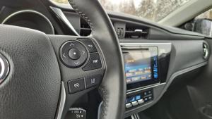 Blue Toyota Auris 2015 in Riga, with an engine capacity of 1.60 L and mileage of 257 thousand km for 7990 €, photo 35 on AUTOMOTO.COM.LV