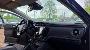Blue Toyota Auris 2015 in Riga, with an engine capacity of 1.60 L and mileage of 257 thousand km for 7990 €, photo 38 on AUTOMOTO.COM.LV