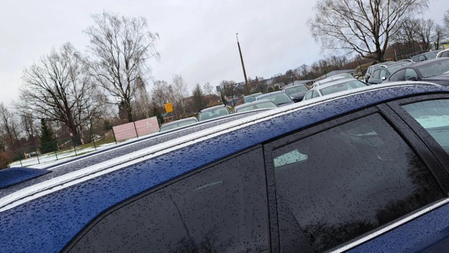 Blue Toyota Auris 2015 in Riga, with an engine capacity of 1.60 L and mileage of 257 thousand km for 7990 €, photo 42 on AUTOMOTO.COM.LV