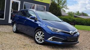 Blue Toyota Auris 2015 in Riga, with an engine capacity of 1.60 L and mileage of 257 thousand km for 7990 €, photo 43 on AUTOMOTO.COM.LV