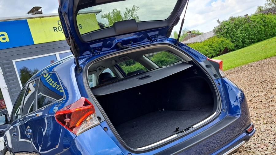 Blue Toyota Auris 2015 in Riga, with an engine capacity of 1.60 L and mileage of 257 thousand km for 7990 €, photo 51 on AUTOMOTO.COM.LV