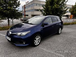 Синий Тойота Аурис 2015 в Таллин, объемом двигателя 1.80 л и пробегом 300 тыс. км за 6490 €, фото 3 на AUTOMOTO.COM.LV