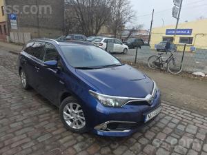 Zils Toyota Auris 2015 Rīga, ar dzinēja tilpumu 1.80 L un nobraukumu 298 tūkst. km par 8500 €, foto  vietnē AUTOMOTO.COM.LV