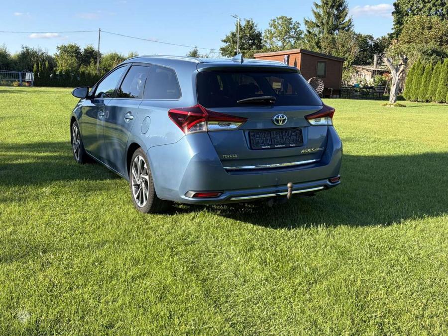 Zils Toyota Auris 2015 Viļņa, ar dzinēja tilpumu 1.80 L un nobraukumu 281 tūkst. km par 9200 €, foto 8 vietnē AUTOMOTO.COM.LV
