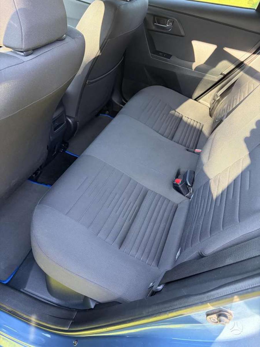 Zils Toyota Auris 2015 Viļņa, ar dzinēja tilpumu 1.80 L un nobraukumu 281 tūkst. km par 9200 €, foto 10 vietnē AUTOMOTO.COM.LV